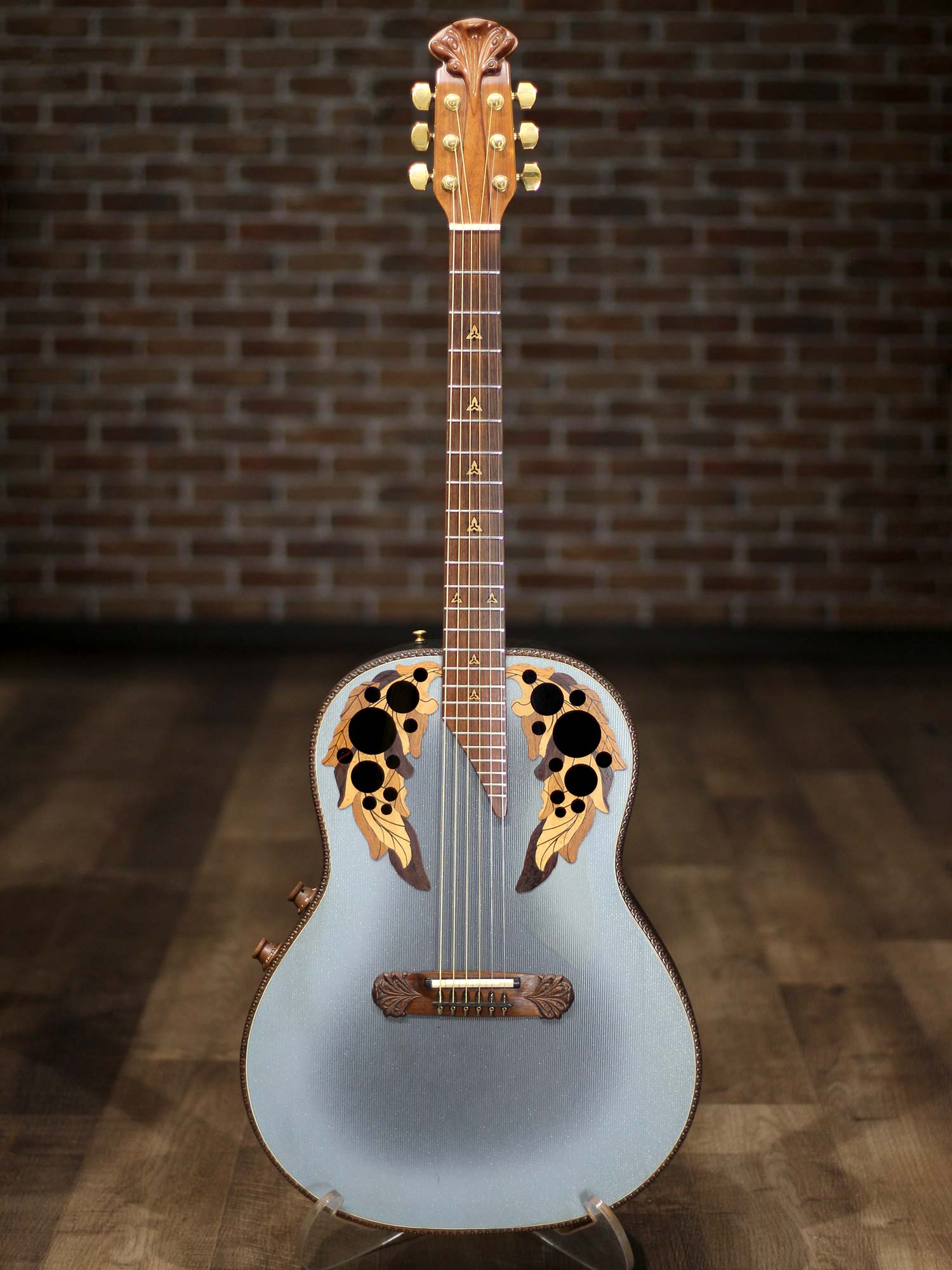 Ovation 1984 1687-8 ”Super Adamas Wood Knob”